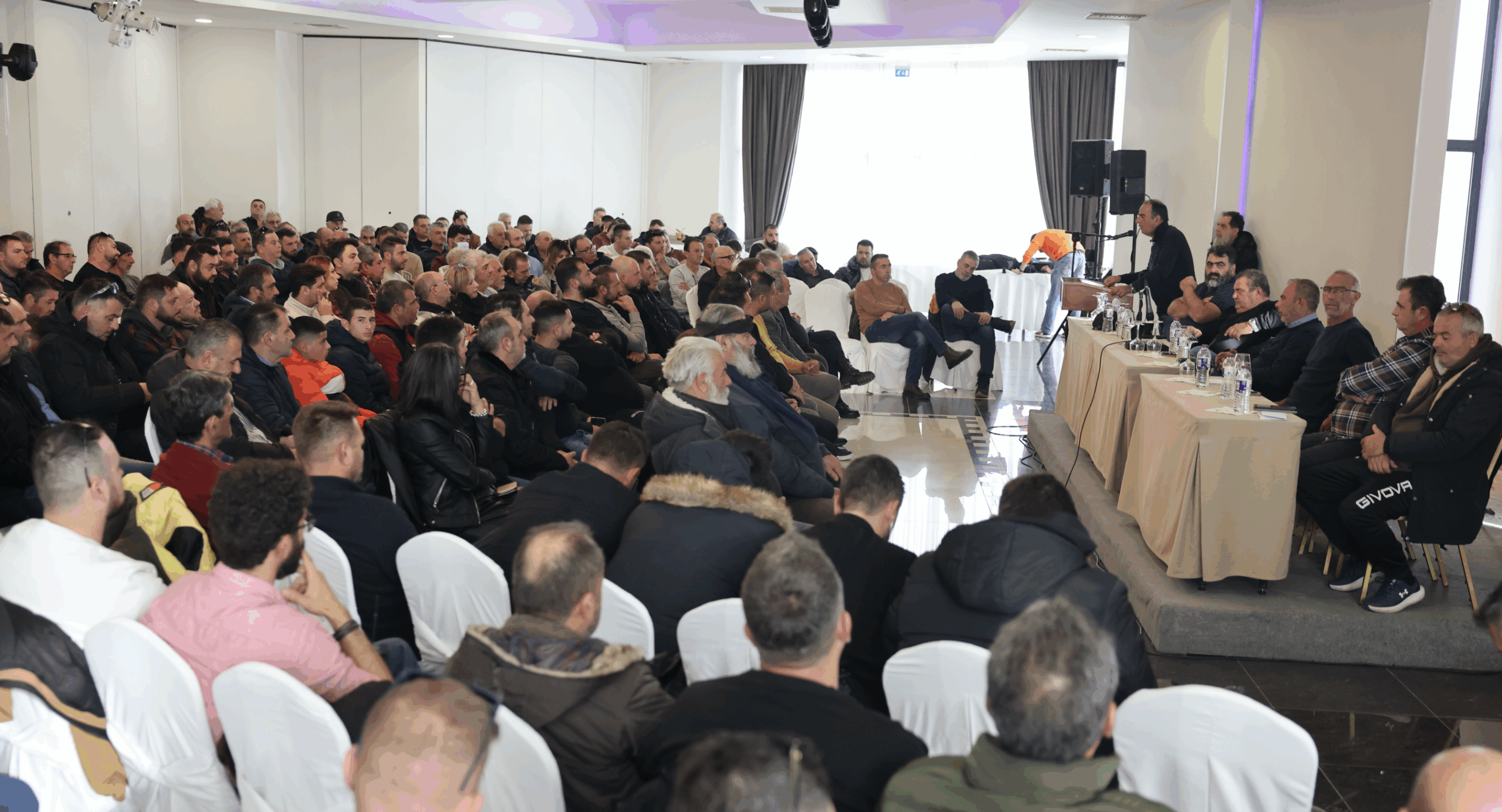 Χριστούγεννα στα μπλόκα θα κάνουν οι αγρότες - Από Τρίτη θα ...