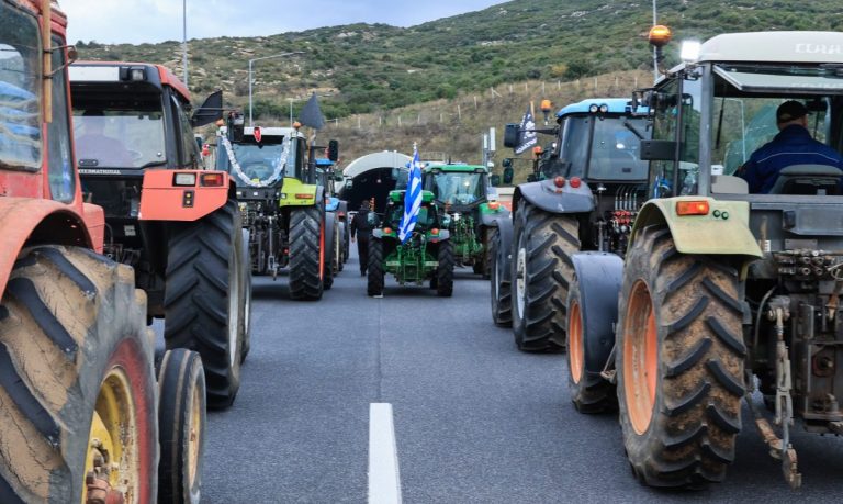 Αγροτικά μπλόκα: Τα σχέδια ενόψει της Πρωτοχρονιάς – Κινητοποιήσεις και ...
