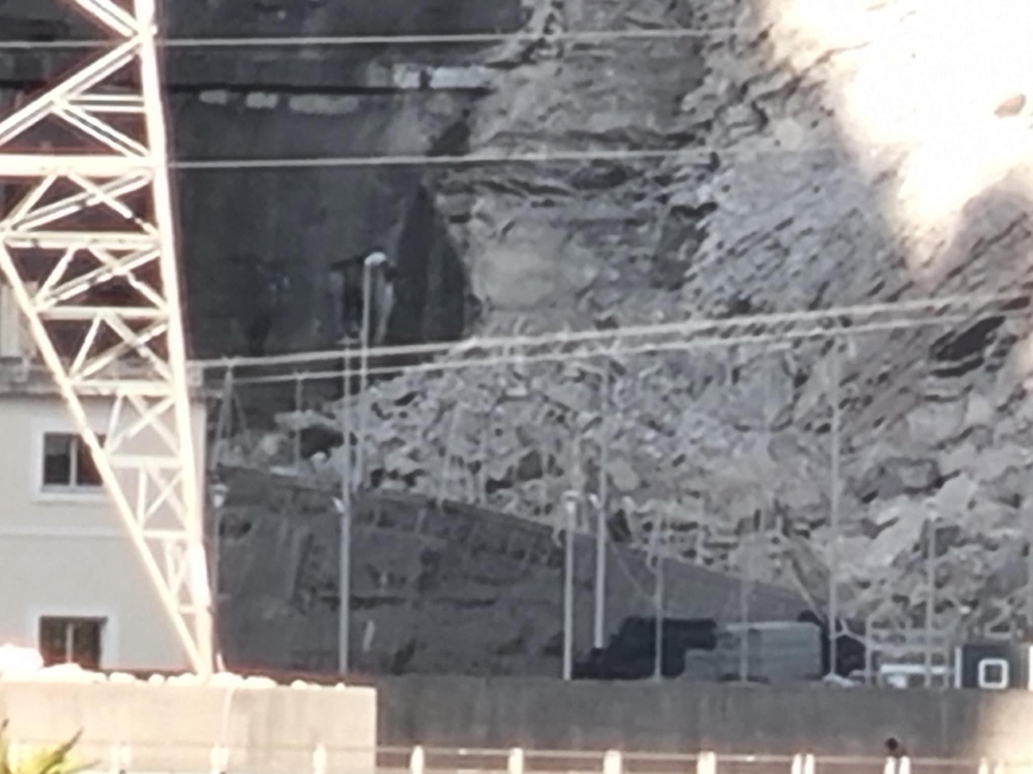 Ανησυχία από την κατολίσθηση στο εργοστάσιο της ΔΕΗ στη Γλύστρα ...