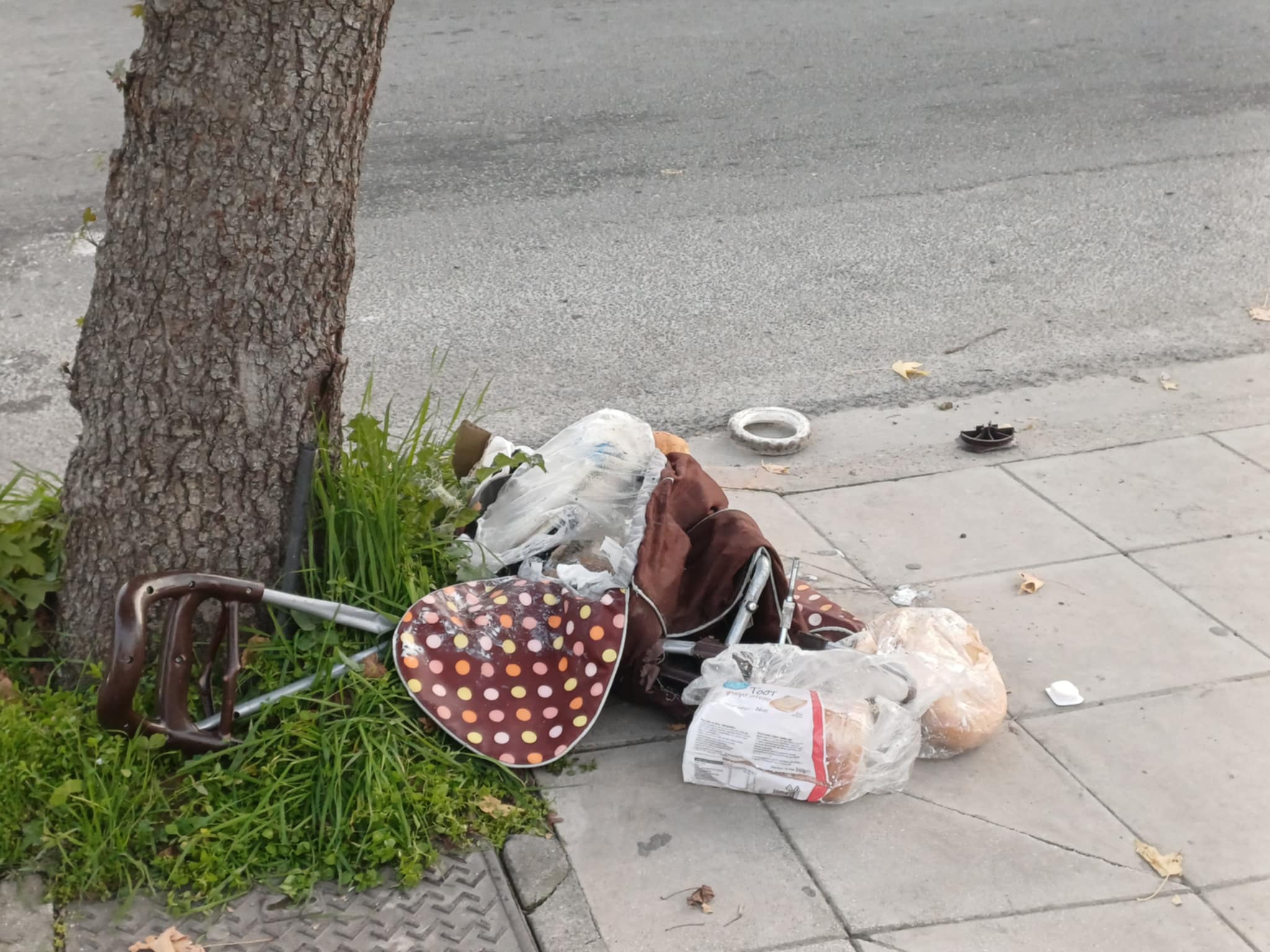 Με αίμα βάφτηκε πάλι η άσφαλτος στην οδό Βόλου: Νεκρή ηλικιωμένη που ...